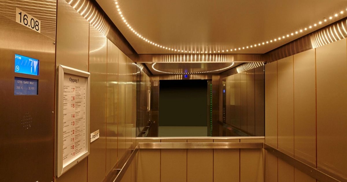 Customized elevator lighting in Rigshospitalet - LED iBond